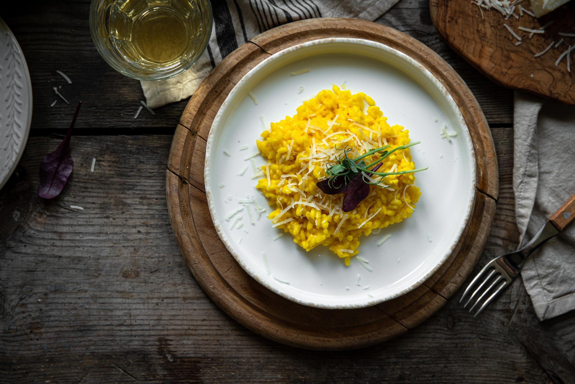 Risotto alla Milanese: Un Clásico Italiano de Sabores Refinados ...