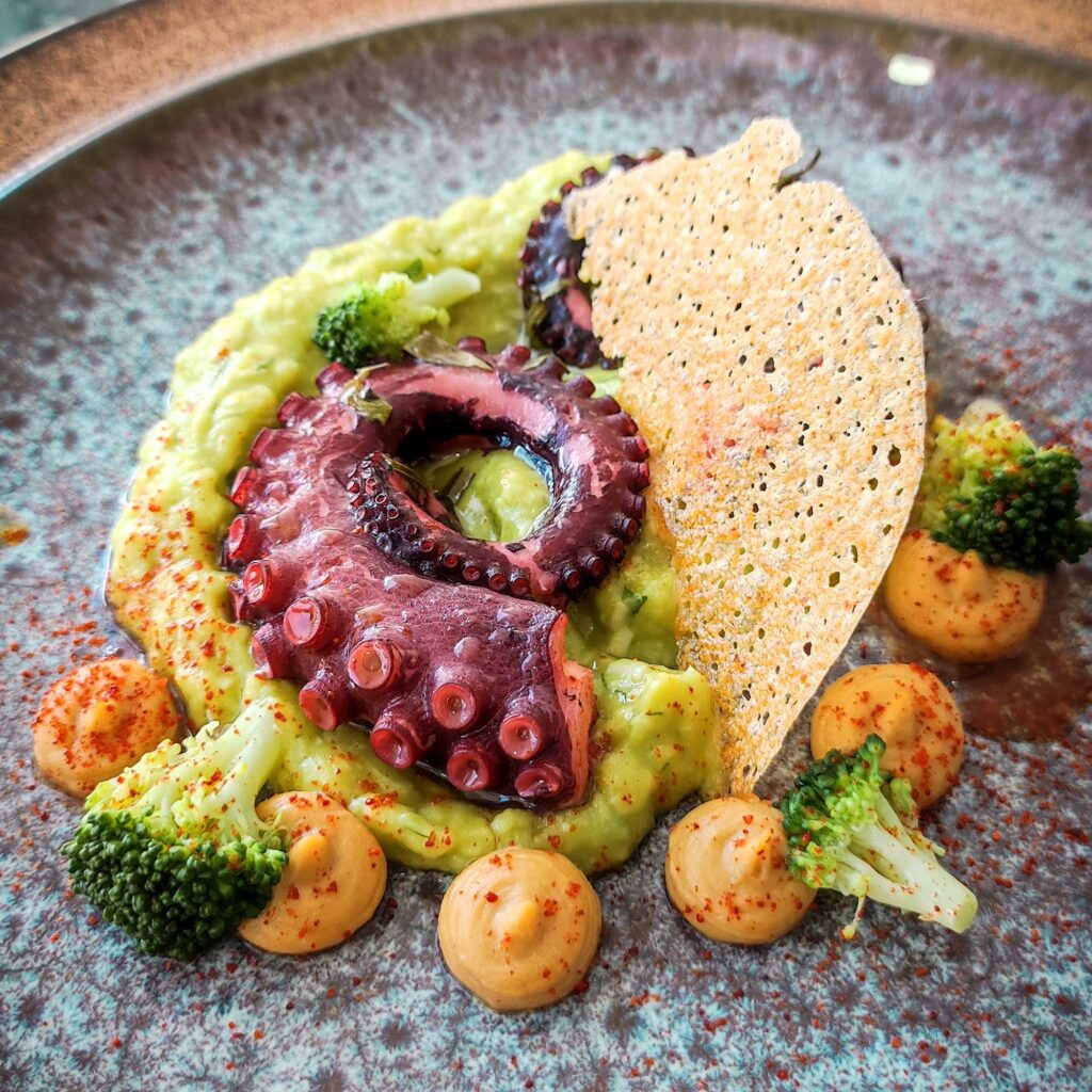 Garnish Perfecto: El Detalle que Transforma un Cóctel - Revista Ambigu